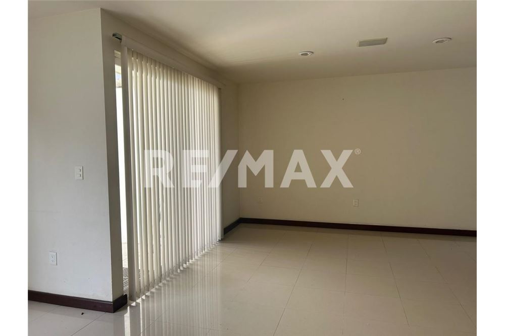 Residential - House - Celaya, Mexico - Mexico - 1001099021-154 , RE/MAX ...