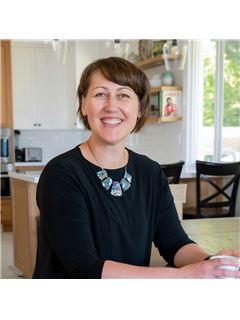 Erica Kavanaugh – RE/MAX Anchor Realty – Qualicum Beach, British ...