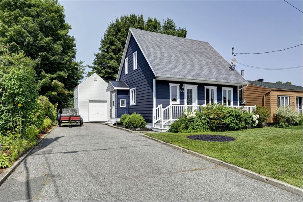 Residential - Two Level House - Saint-Nicolas, Canada - Canada ...