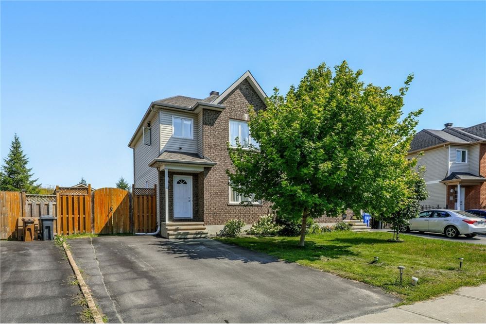 Residential - Two Level House - Aylmer, Canada - Canada - 1030061122 ...