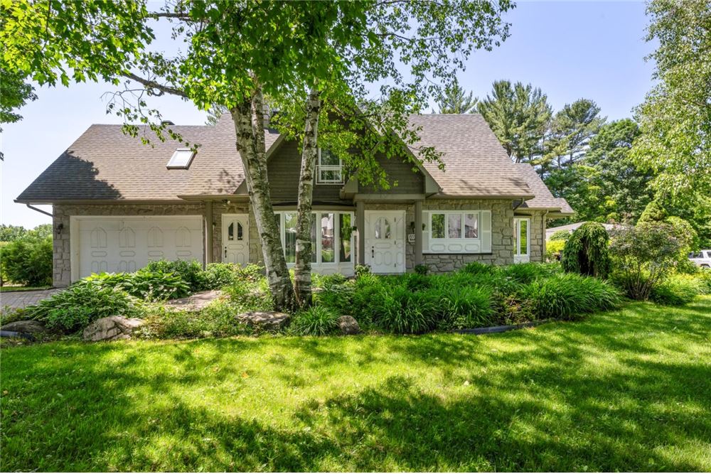 Residential - Two Level House - Beaupré, Canada - Canada - 1030048120 ...