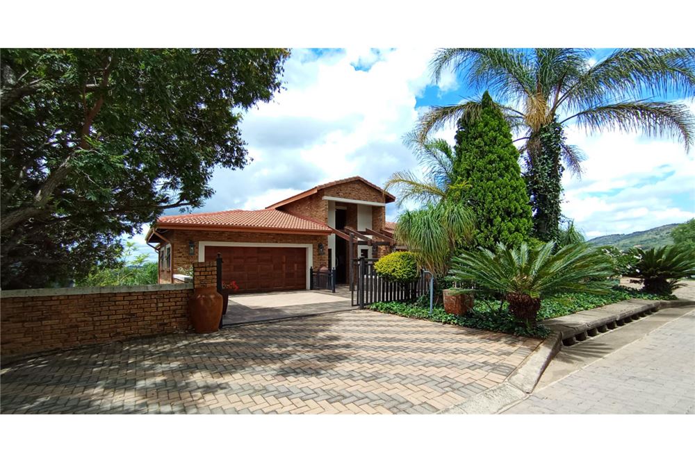 Residential - House - Featherbrooke Estate, Gauteng - South Africa ...