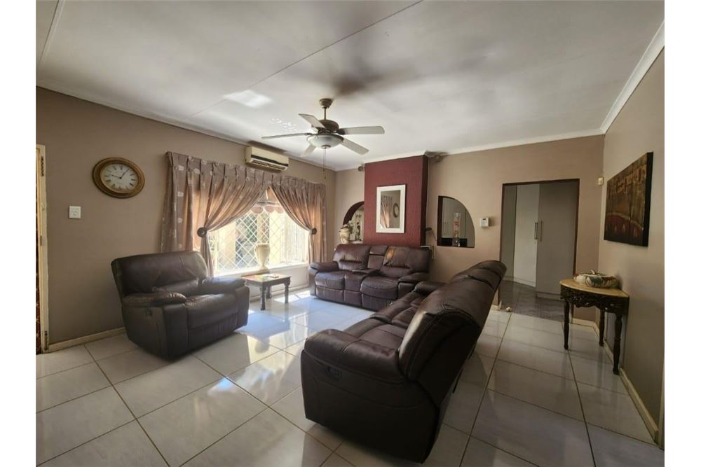 Residential - House - Tulisa Park, Gauteng - South Africa - 1031356015 ...