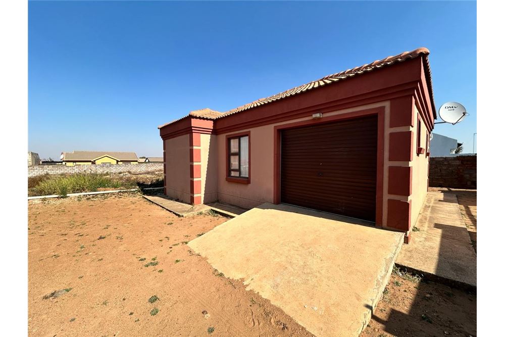 Residential - House - Roodekop, Gauteng - South Africa - 1031422050-156 ...