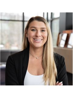 Kyleigh Fanning – RE/MAX Affiliates – Eau Claire, Wisconsin | United States