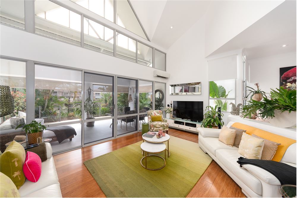 Residential - Condo/Apartment - Clear Island Waters, Australia ...