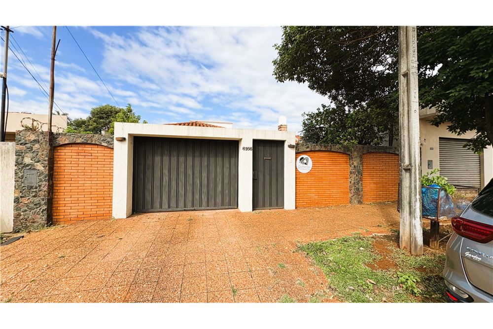 Casa - Venta - Paraguay Asunción Los Laureles - 143025204-21 , - RE/MAX Paraguay