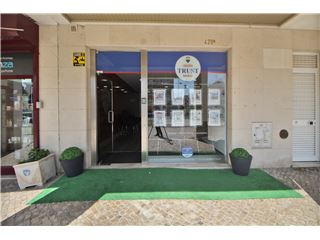 Isabel Antunes's Instagram, Twitter & Facebook on IDCrawl