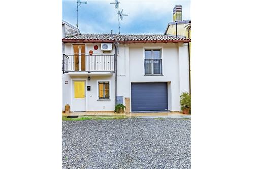 Residential - Single Family Home - Pieve Porto Morone - Italy ...