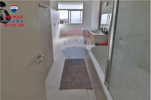 Residential - Condo/Apartment - Haifa, Israel - HE - 50951072-64 , RE ...