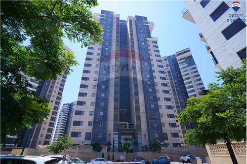 Residential - Duplex - Hadera, Israel - HE - 831241106-326 , RE/MAX ...