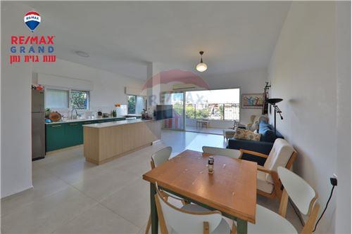 Residential - Condo/Apartment - Haifa, Israel - HE - 50951072-64 , RE ...