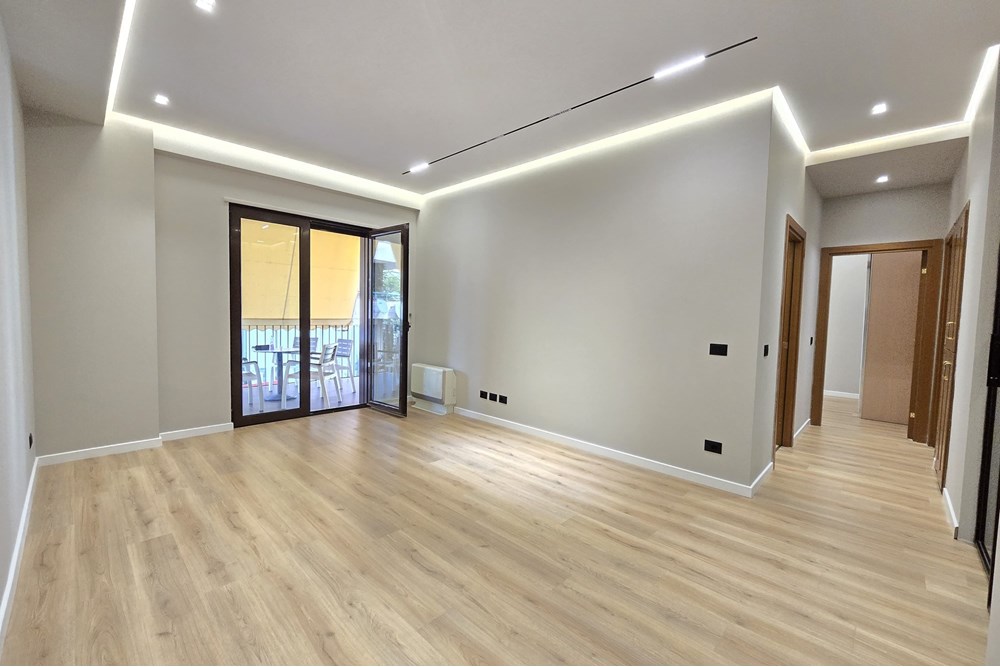 Commercial - Office - Garda, Blloku, Tiranë - AL - 530201003-687 , RE ...